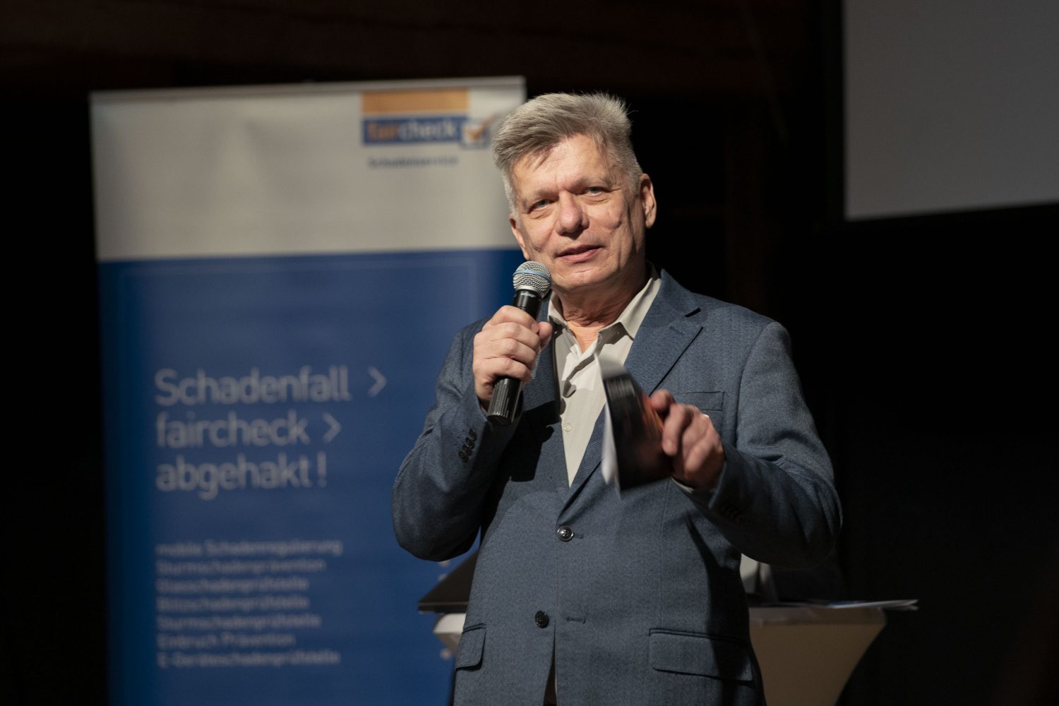 Schadendienstleister faircheck feiert feurig das 15-jährige ...